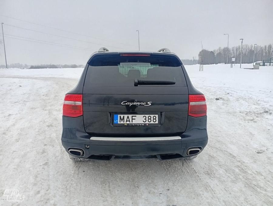 Black Porsche Cayenne 2008 in Vilnius, with an engine capacity of 4.80 L and mileage of 240 thousand km for 5800 €, photo 6 on AUTOMOTO.COM.LV