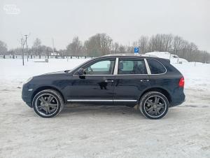 Black Porsche Cayenne 2008 in Vilnius, with an engine capacity of 4.80 L and mileage of 240 thousand km for 5800 €, photo 7 on AUTOMOTO.COM.LV