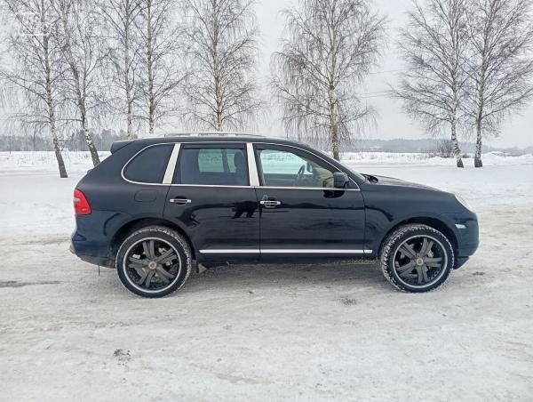 Melns Porsche Cayenne 2008 Viļņa, ar dzinēja tilpumu 4.80 L un nobraukumu 240 tūkst. km par 5800 €, foto 8 vietnē AUTOMOTO.COM.LV