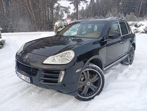 Melns Porsche Cayenne 2008 Viļņa, ar dzinēja tilpumu 4.80 L un nobraukumu 240 tūkst. km par 5800 €, foto 1 vietnē AUTOMOTO.COM.LV