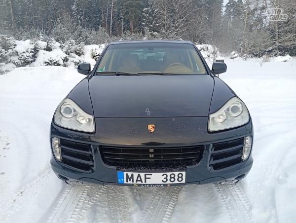 Melns Porsche Cayenne 2008 Viļņa, ar dzinēja tilpumu 4.80 L un nobraukumu 240 tūkst. km par 5800 €, foto 2 vietnē AUTOMOTO.COM.LV