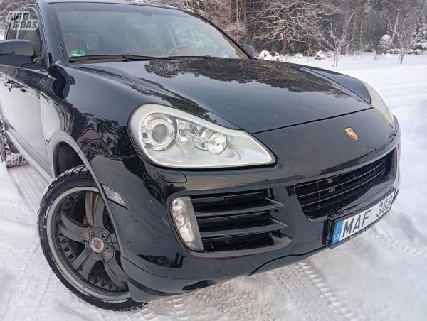 Melns Porsche Cayenne 2008 Viļņa, ar dzinēja tilpumu 4.80 L un nobraukumu 240 tūkst. km par 5800 €, foto 7 vietnē AUTOMOTO.COM.LV