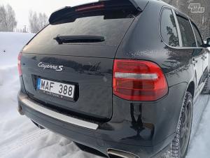 Black Porsche Cayenne 2008 in Vilnius, with an engine capacity of 4.80 L and mileage of 240 thousand km for 5800 €, photo 8 on AUTOMOTO.COM.LV