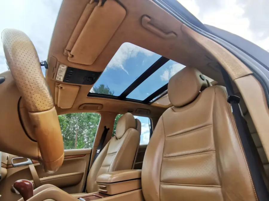 Melns Porsche Cayenne 2008 Kuldīga, ar dzinēja tilpumu 4.50 L un nobraukumu 288 tūkst. km par 8500 €, foto 14 vietnē AUTOMOTO.COM.LV
