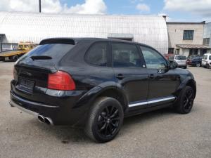 Black Porsche Cayenne 2008 in Riga, with an engine capacity of 4.50 L and mileage of 288 thousand km for 8500 €, photo 3 on AUTOMOTO.COM.LV