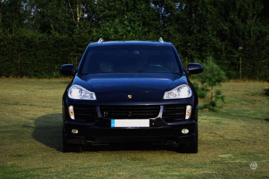 Melns Porsche Cayenne 2008 Viļņa, ar dzinēja tilpumu 4.80 L un nobraukumu 229 tūkst. km par 9500 €, foto 5 vietnē AUTOMOTO.COM.LV