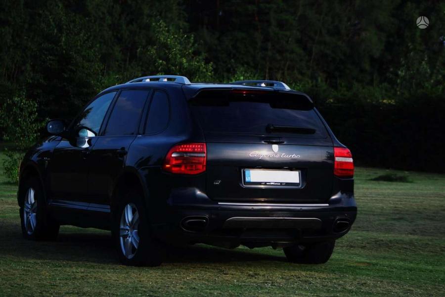 Melns Porsche Cayenne 2008 Viļņa, ar dzinēja tilpumu 4.80 L un nobraukumu 229 tūkst. km par 9500 €, foto 6 vietnē AUTOMOTO.COM.LV