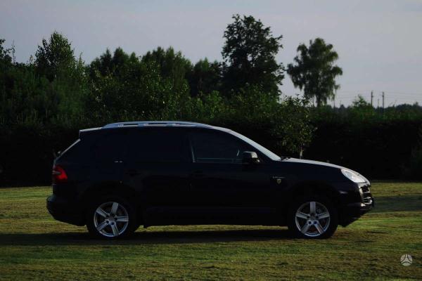 Black Porsche Cayenne 2008 in Vilnius, with an engine capacity of 4.80 L and mileage of 229 thousand km for 9500 €, photo 6 on AUTOMOTO.COM.LV