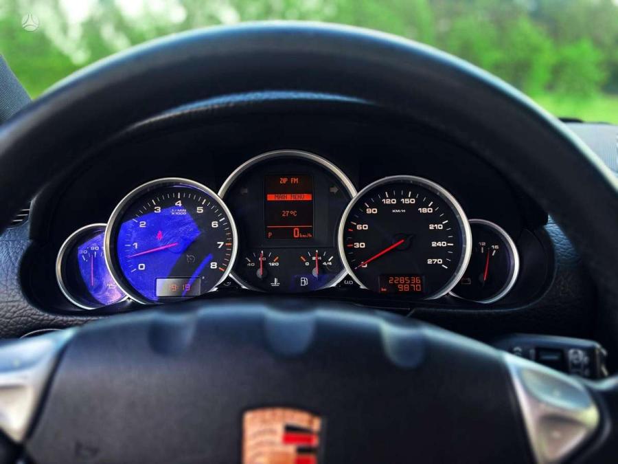 Melns Porsche Cayenne 2008 Viļņa, ar dzinēja tilpumu 4.80 L un nobraukumu 229 tūkst. km par 9500 €, foto 14 vietnē AUTOMOTO.COM.LV