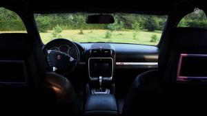 Melns Porsche Cayenne 2008 Viļņa, ar dzinēja tilpumu 4.80 L un nobraukumu 229 tūkst. km par 9500 €, foto 15 vietnē AUTOMOTO.COM.LV