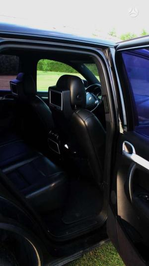 Melns Porsche Cayenne 2008 Viļņa, ar dzinēja tilpumu 4.80 L un nobraukumu 229 tūkst. km par 9500 €, foto 18 vietnē AUTOMOTO.COM.LV