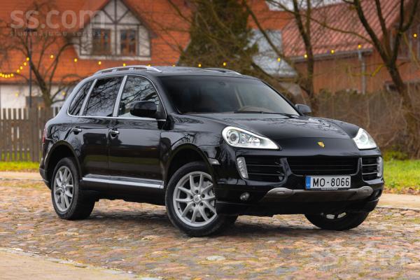 Melns Porsche Cayenne 2008 Jelgava, ar dzinēja tilpumu 4.80 L un nobraukumu 255 tūkst. km par 7000 €, foto 1 vietnē AUTOMOTO.COM.LV