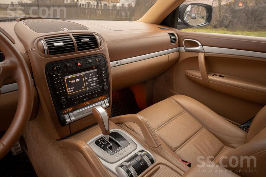 Melns Porsche Cayenne 2008 Jelgava, ar dzinēja tilpumu 4.80 L un nobraukumu 255 tūkst. km par 7000 €, foto 8 vietnē AUTOMOTO.COM.LV