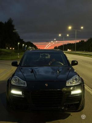 Black Porsche Cayenne 2008 in Vilnius, with an engine capacity of 4.81 L and mileage of 311 thousand km for 10000 €, photo 4 on AUTOMOTO.COM.LV