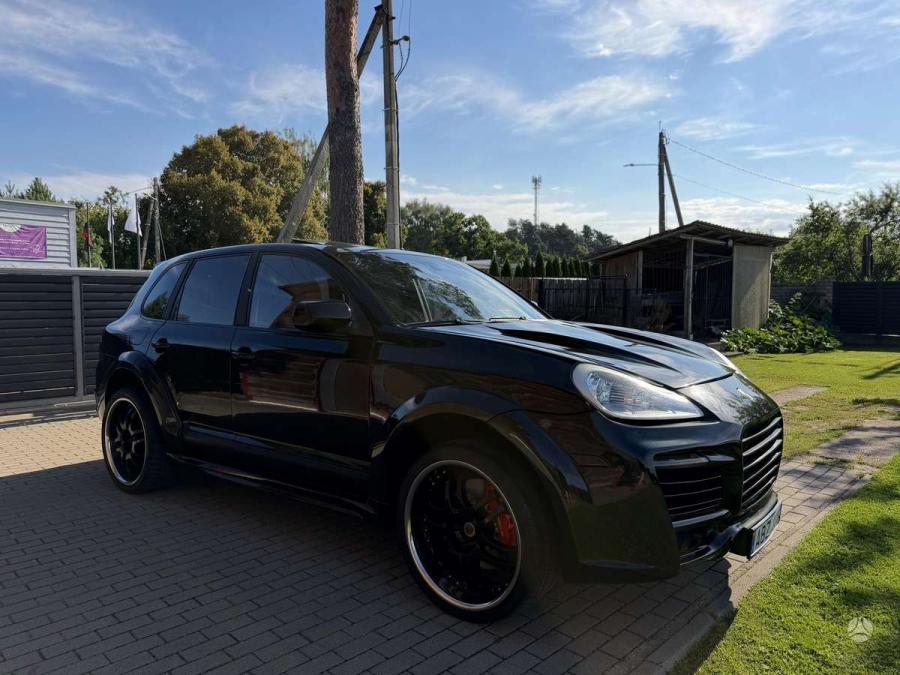 Black Porsche Cayenne 2008 in Vilnius, with an engine capacity of 4.81 L and mileage of 311 thousand km for 10000 €, photo 5 on AUTOMOTO.COM.LV