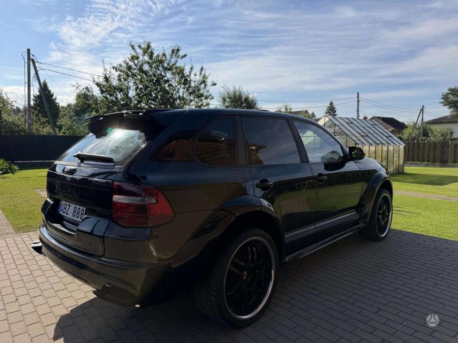 Black Porsche Cayenne 2008 in Vilnius, with an engine capacity of 4.81 L and mileage of 311 thousand km for 10000 €, photo 7 on AUTOMOTO.COM.LV