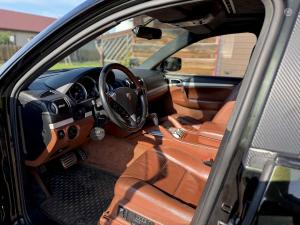 Black Porsche Cayenne 2008 in Vilnius, with an engine capacity of 4.81 L and mileage of 311 thousand km for 10000 €, photo 11 on AUTOMOTO.COM.LV