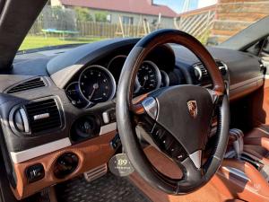 Black Porsche Cayenne 2008 in Vilnius, with an engine capacity of 4.81 L and mileage of 311 thousand km for 10000 €, photo 15 on AUTOMOTO.COM.LV