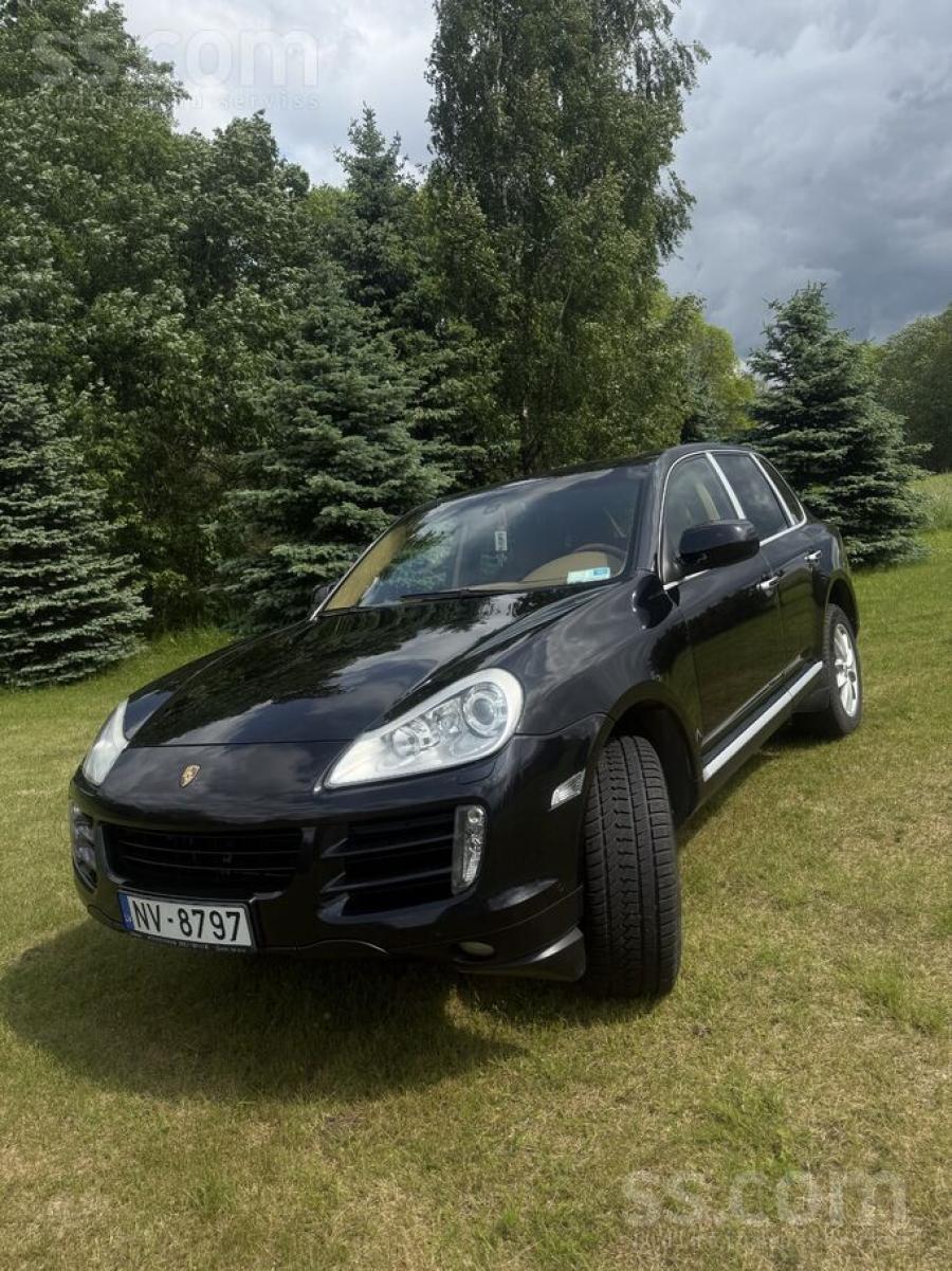 Melns Porsche Cayenne 2009 Rēzekne, ar dzinēja tilpumu 3.00 L un nobraukumu 267 tūkst. km par 56990 €, foto 1 vietnē AUTOMOTO.COM.LV