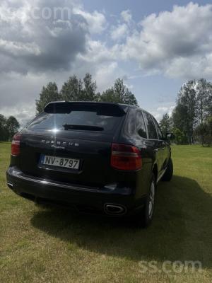 Melns Porsche Cayenne 2009 Rēzekne, ar dzinēja tilpumu 3.00 L un nobraukumu 267 tūkst. km par 56990 €, foto 3 vietnē AUTOMOTO.COM.LV