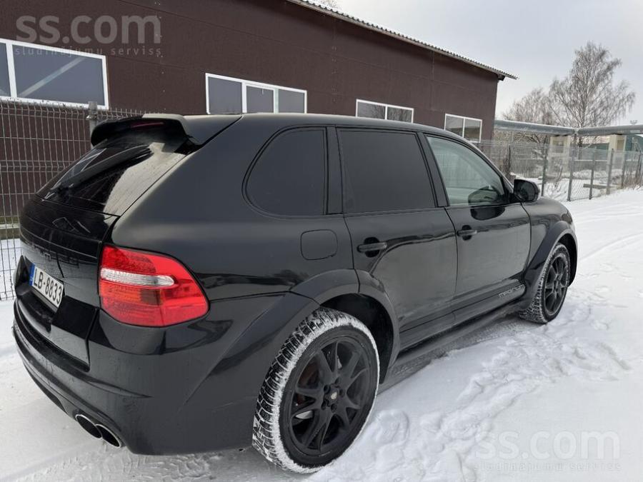 Black Porsche Cayenne 2009 in Riga, with an engine capacity of 3.00 L and mileage of 185 thousand km for 11500 €, photo 2 on AUTOMOTO.COM.LV