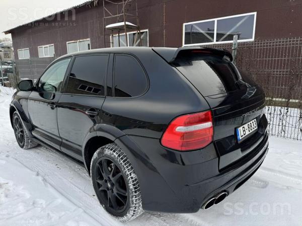 Black Porsche Cayenne 2009 in Riga, with an engine capacity of 3.00 L and mileage of 185 thousand km for 11500 €, photo 4 on AUTOMOTO.COM.LV