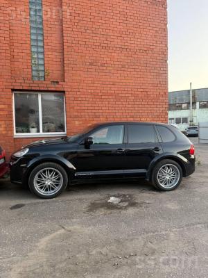 Black Porsche Cayenne 2009 in Riga, with an engine capacity of 3.00 L and mileage of 185 thousand km for 11500 €, photo 9 on AUTOMOTO.COM.LV