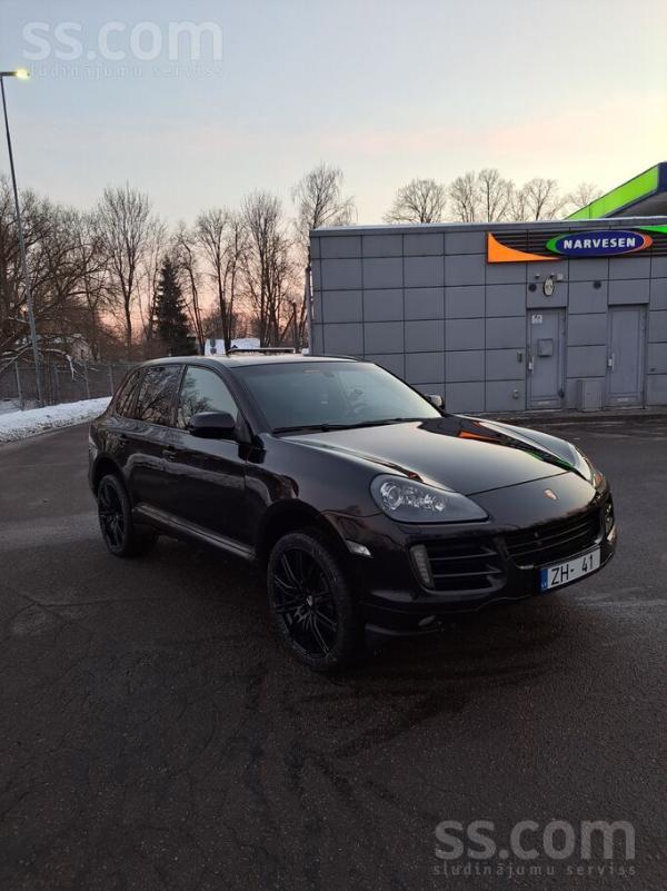 Black Porsche Cayenne 2009 in Riga, with an engine capacity of 3.00 L and mileage of 390 thousand km for 10500 €, photo 2 on AUTOMOTO.COM.LV