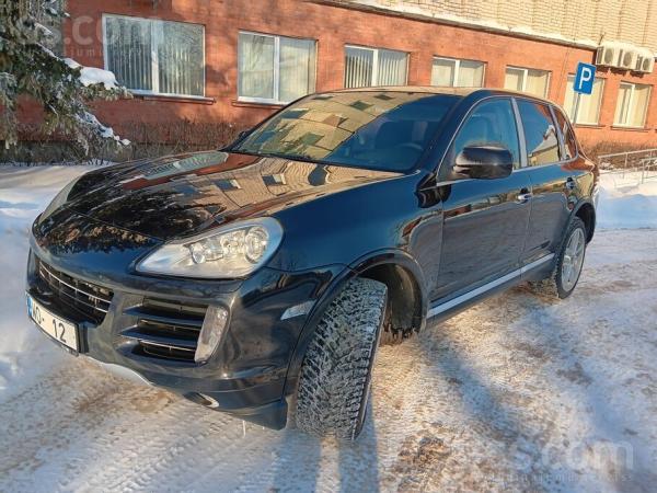 Black Porsche Cayenne 2009 in Ludza, with an engine capacity of 3.00 L and mileage of 246 thousand km for 10500 €, photo 2 on AUTOMOTO.COM.LV