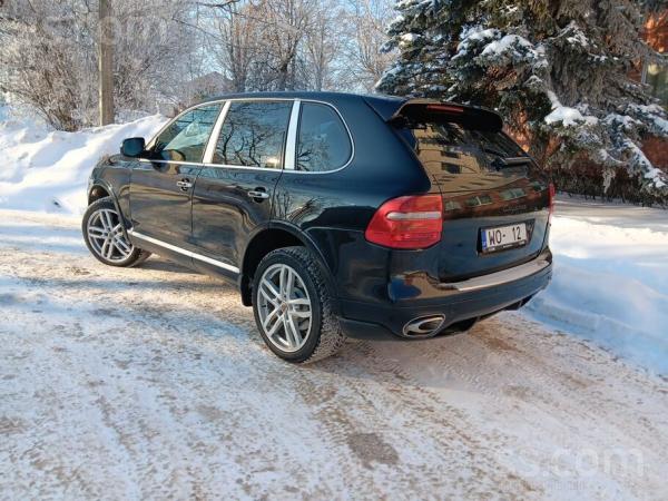 Black Porsche Cayenne 2009 in Ludza, with an engine capacity of 3.00 L and mileage of 246 thousand km for 10500 €, photo 4 on AUTOMOTO.COM.LV