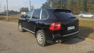 Black Porsche Cayenne 2009 in Riga, with an engine capacity of 3.00 L and mileage of 257 thousand km for 10650 €, photo 4 on AUTOMOTO.COM.LV