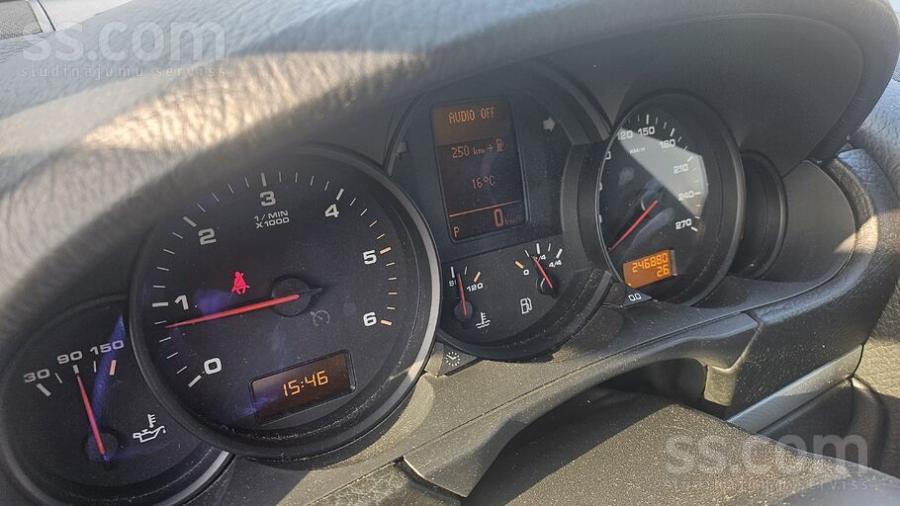 Black Porsche Cayenne 2009 in Riga, with an engine capacity of 3.00 L and mileage of 257 thousand km for 10650 €, photo 6 on AUTOMOTO.COM.LV