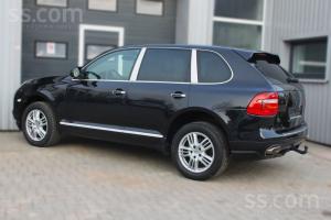 Black Porsche Cayenne 2009 in Riga, with an engine capacity of 3.00 L and mileage of 0 thousand km for 10990 €, photo 3 on AUTOMOTO.COM.LV
