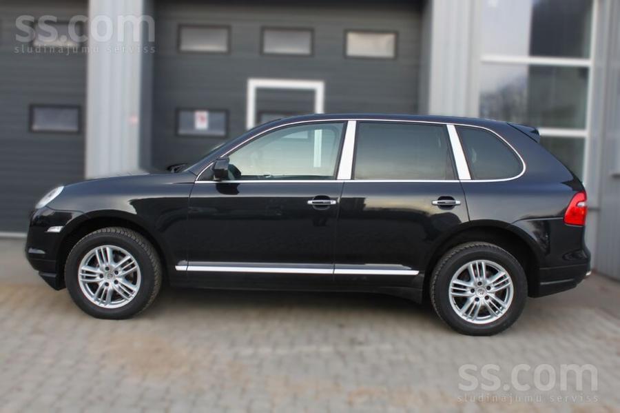Black Porsche Cayenne 2009 in Riga, with an engine capacity of 3.00 L and mileage of 0 thousand km for 10990 €, photo 4 on AUTOMOTO.COM.LV