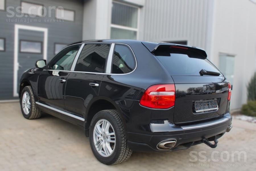 Black Porsche Cayenne 2009 in Riga, with an engine capacity of 3.00 L and mileage of 0 thousand km for 10990 €, photo 5 on AUTOMOTO.COM.LV