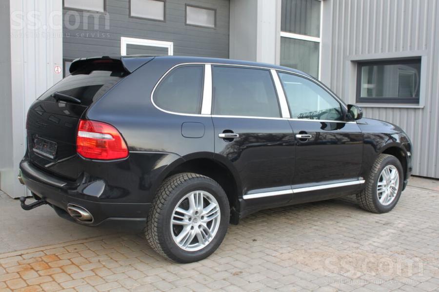 Black Porsche Cayenne 2009 in Riga, with an engine capacity of 3.00 L and mileage of 0 thousand km for 10990 €, photo 8 on AUTOMOTO.COM.LV