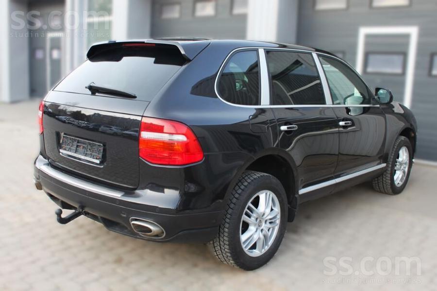 Black Porsche Cayenne 2009 in Riga, with an engine capacity of 3.00 L and mileage of 0 thousand km for 10990 €, photo 11 on AUTOMOTO.COM.LV