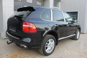 Black Porsche Cayenne 2009 in Riga, with an engine capacity of 3.00 L and mileage of 0 thousand km for 10990 €, photo 13 on AUTOMOTO.COM.LV