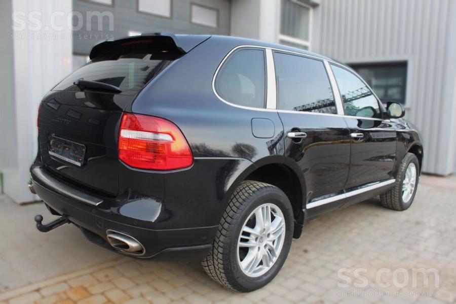Black Porsche Cayenne 2009 in Riga, with an engine capacity of 3.00 L and mileage of 0 thousand km for 10990 €, photo 13 on AUTOMOTO.COM.LV