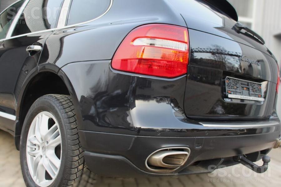 Black Porsche Cayenne 2009 in Riga, with an engine capacity of 3.00 L and mileage of 0 thousand km for 10990 €, photo 16 on AUTOMOTO.COM.LV