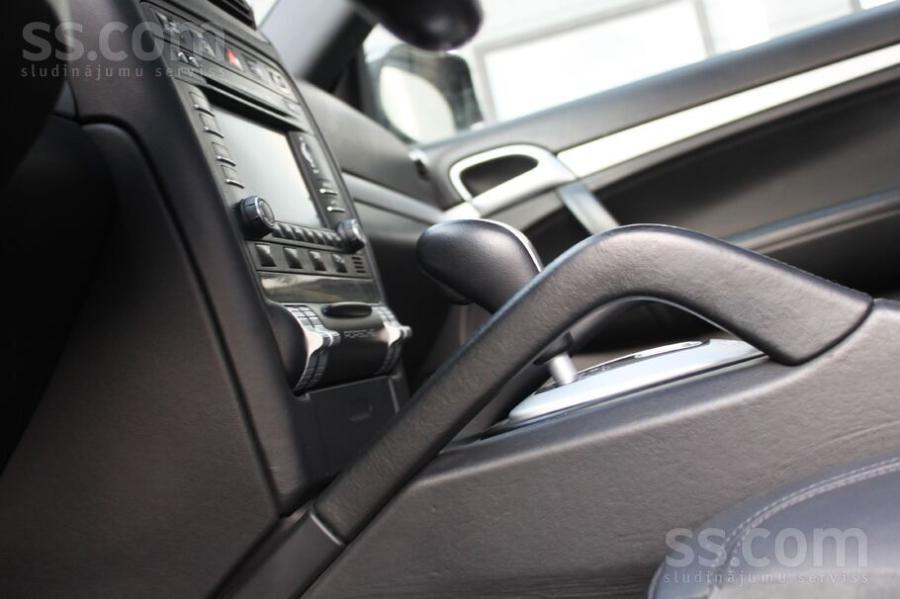 Black Porsche Cayenne 2009 in Riga, with an engine capacity of 3.00 L and mileage of 0 thousand km for 10990 €, photo 18 on AUTOMOTO.COM.LV