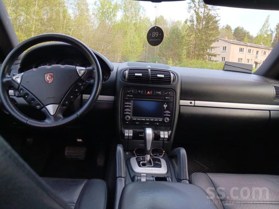 Melns Porsche Cayenne 2009 Ludza, ar dzinēja tilpumu 3.00 L un nobraukumu 246 tūkst. km par 10500 €, foto 4 vietnē AUTOMOTO.COM.LV