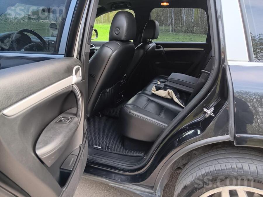 Melns Porsche Cayenne 2009 Ludza, ar dzinēja tilpumu 3.00 L un nobraukumu 246 tūkst. km par 10500 €, foto 5 vietnē AUTOMOTO.COM.LV