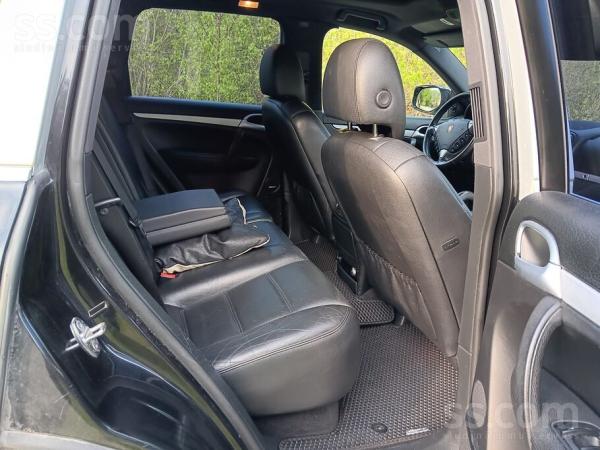 Black Porsche Cayenne 2009 in Ludza, with an engine capacity of 3.00 L and mileage of 246 thousand km for 10500 €, photo 7 on AUTOMOTO.COM.LV
