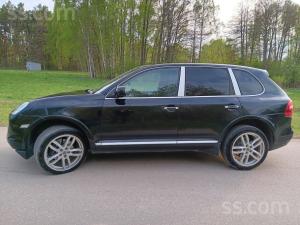 Melns Porsche Cayenne 2009 Ludza, ar dzinēja tilpumu 3.00 L un nobraukumu 246 tūkst. km par 10500 €, foto 12 vietnē AUTOMOTO.COM.LV