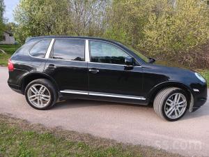 Melns Porsche Cayenne 2009 Ludza, ar dzinēja tilpumu 3.00 L un nobraukumu 246 tūkst. km par 10500 €, foto 13 vietnē AUTOMOTO.COM.LV