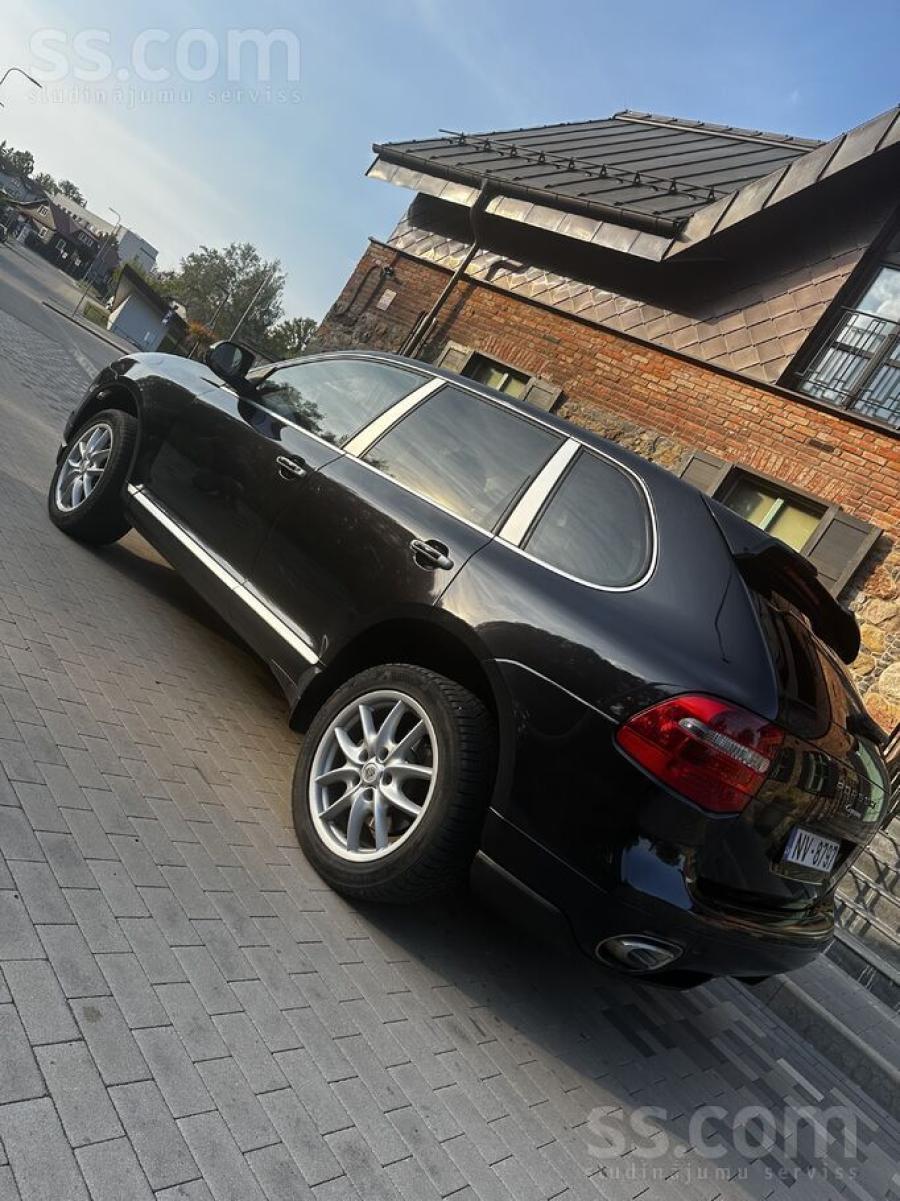 Black Porsche Cayenne 2009 in Rezekne, with an engine capacity of 3.00 L and mileage of 252 thousand km for 9111 €, photo 3 on AUTOMOTO.COM.LV