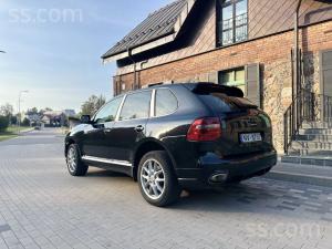 Black Porsche Cayenne 2009 in Rezekne, with an engine capacity of 3.00 L and mileage of 252 thousand km for 9111 €, photo 5 on AUTOMOTO.COM.LV