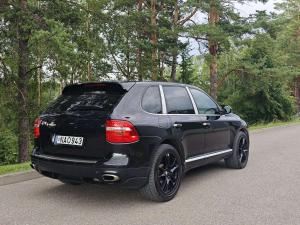 Melns Porsche Cayenne 2009 Viļņa, ar dzinēja tilpumu 2.97 L un nobraukumu 308 tūkst. km par 8200 €, foto 5 vietnē AUTOMOTO.COM.LV