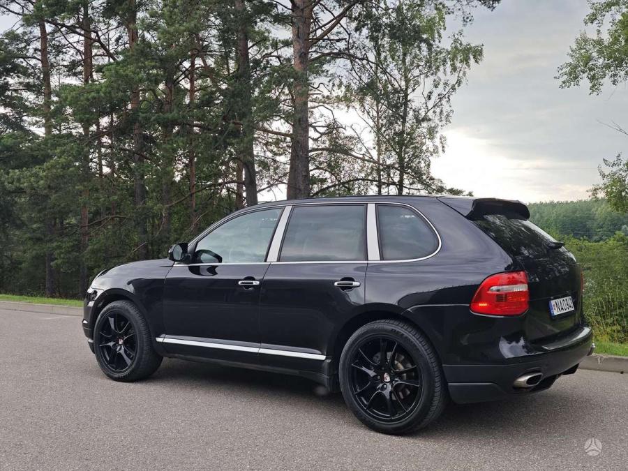 Melns Porsche Cayenne 2009 Viļņa, ar dzinēja tilpumu 2.97 L un nobraukumu 308 tūkst. km par 8200 €, foto 7 vietnē AUTOMOTO.COM.LV